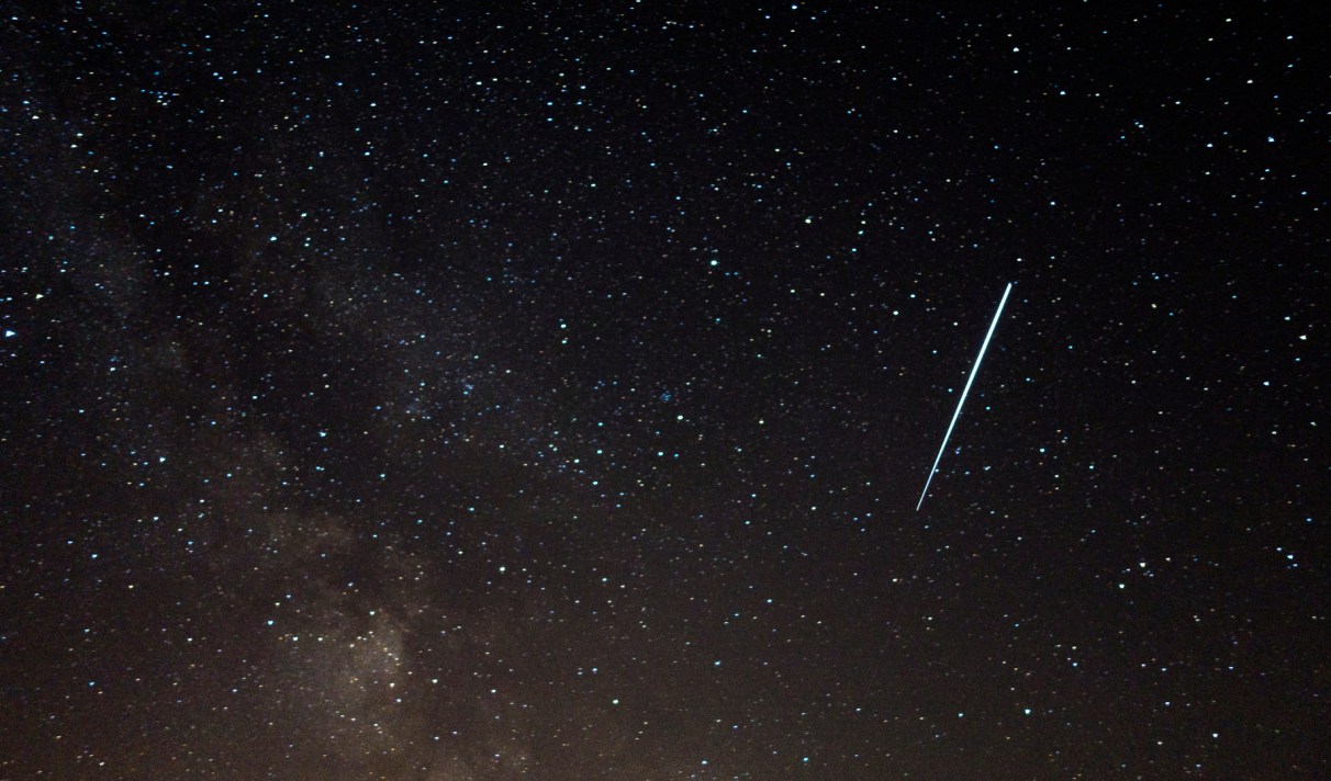 Comment faire la différence entre une étoile filante et un satellite ...