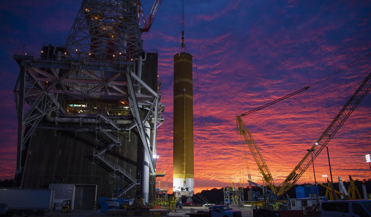 La Fusée Gigantesque Sls De La Nasa Réussit Un Test Décisif